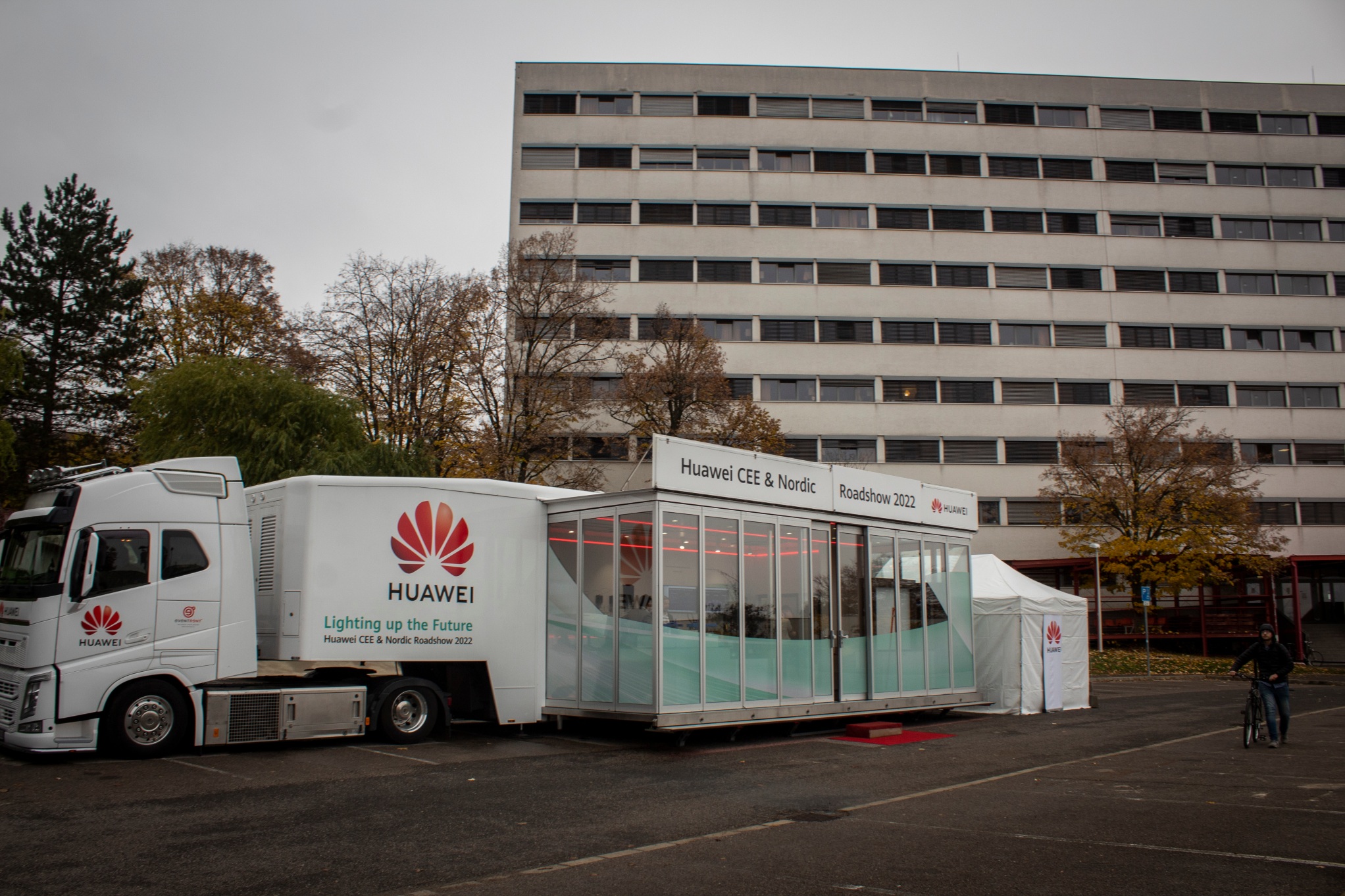 PTE Műszaki és Informatikai Kar - A jövő ICT-technológiái egy kamionba ...