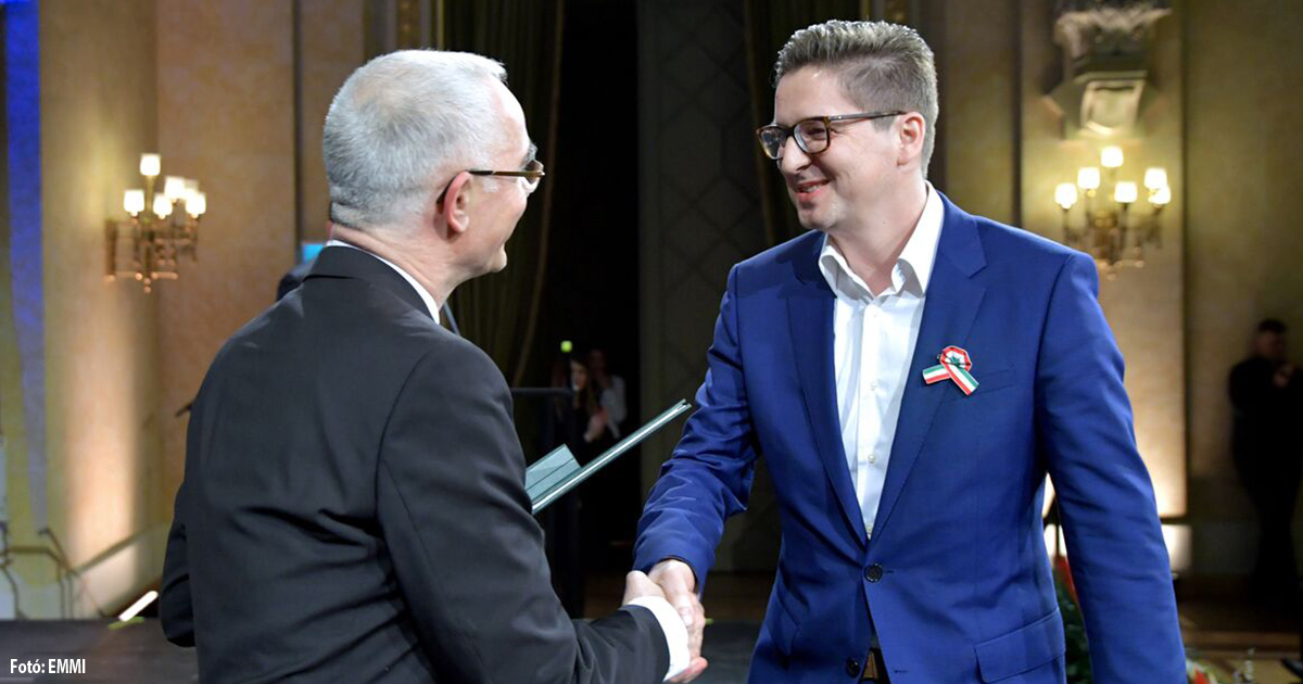 PTE Műszaki és Informatikai Kar - A Magyar Érdemrend lovagkeresztje ...